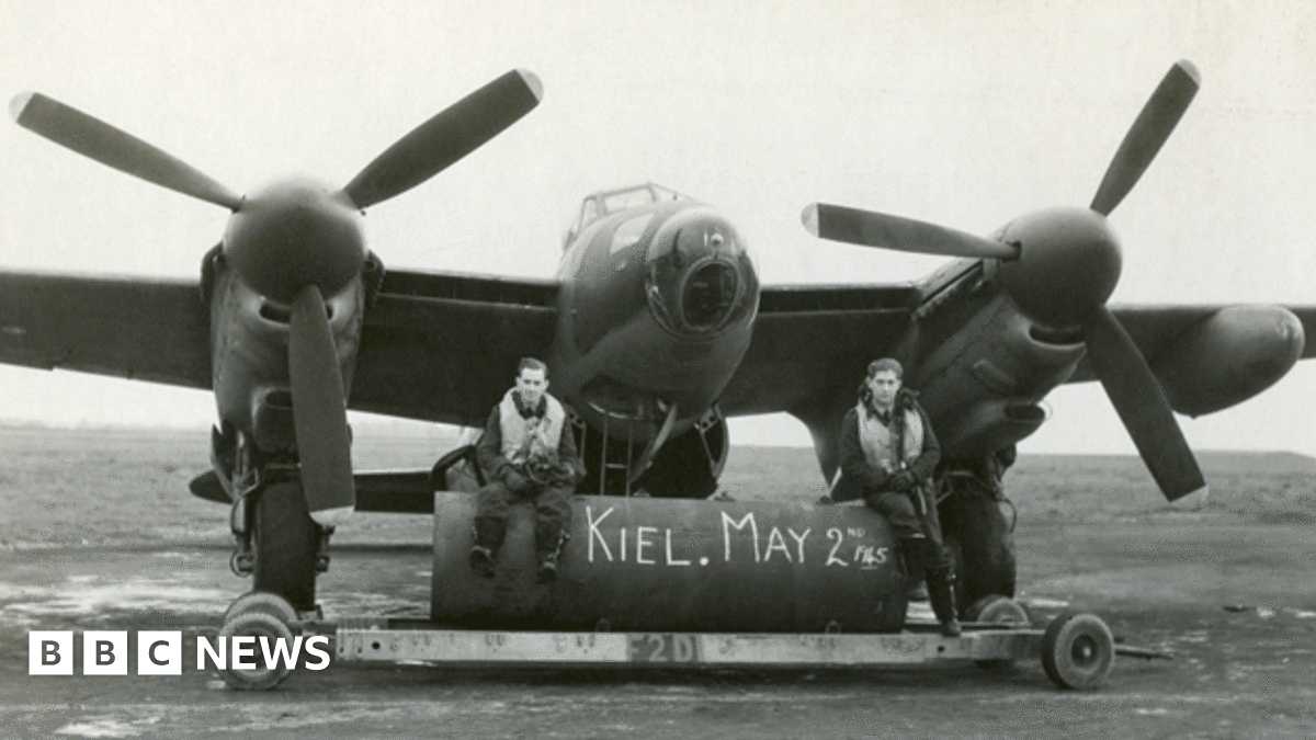 Remembering the last raid on Nazi Germany - BBC News