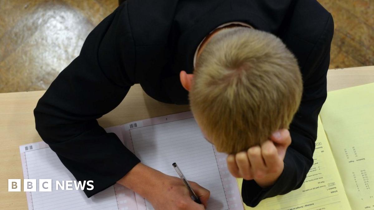 Resolution sought to school row on Benbecula - BBC News