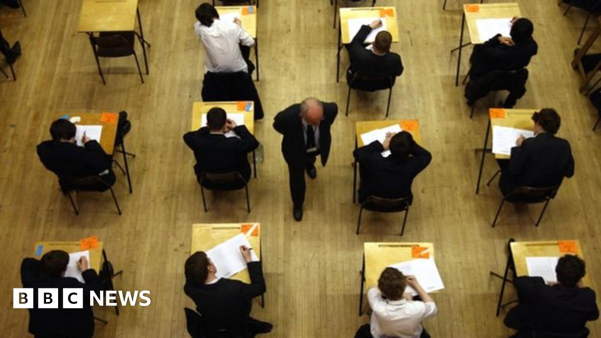 Traditional GCSE subjects for all pupils - BBC News