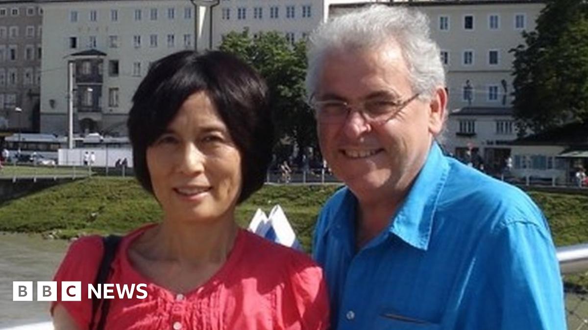 China deports UK GSK investigator Peter Humphrey and wife - BBC News