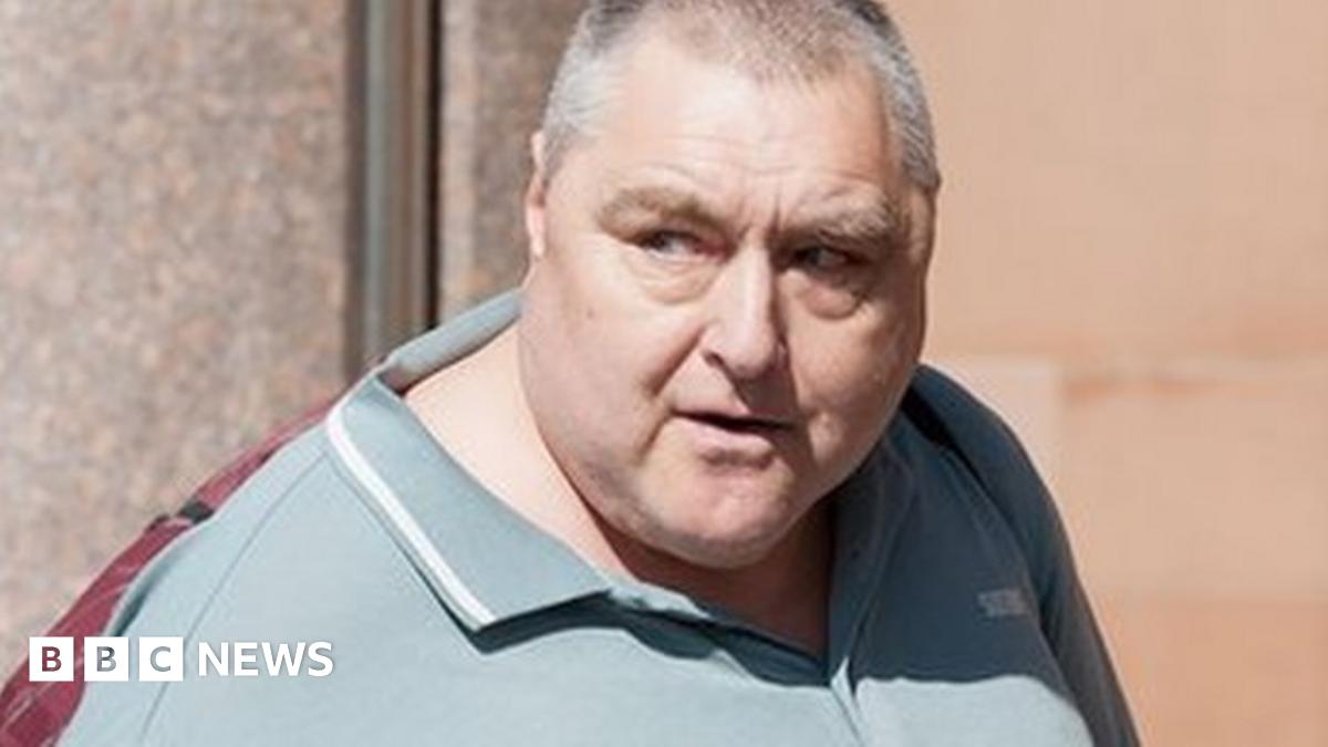 Colin Patterson jailed after internet grooming sting - BBC News