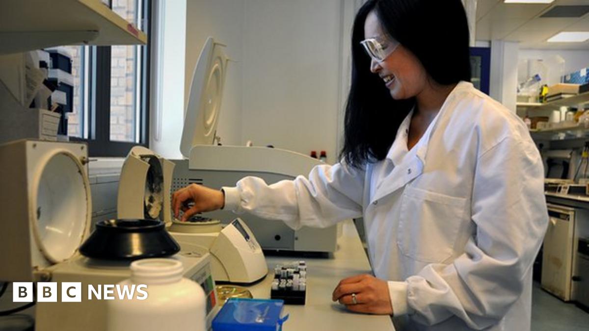 What's it like for women in science? - BBC News