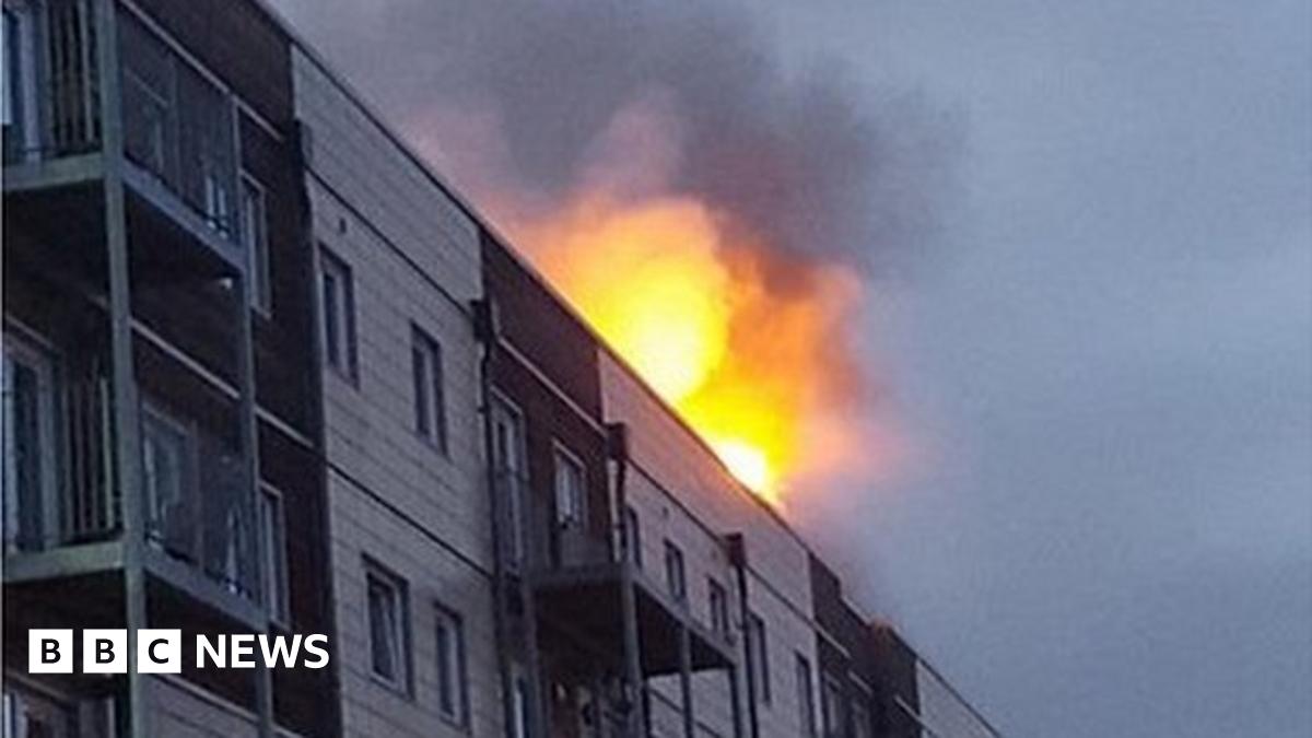 Wigan flats fire: Sixty homes destroyed in blaze - BBC News