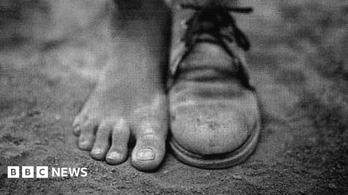 Who's behind the 'Mossad Stole My Shoe' slogan? - BBC News