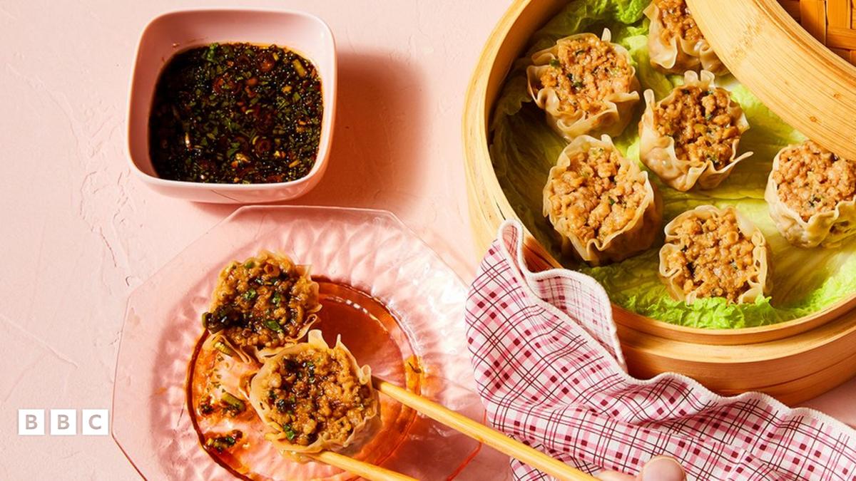 Farm free foods: New meat alternatives developed in labs - BBC Newsround