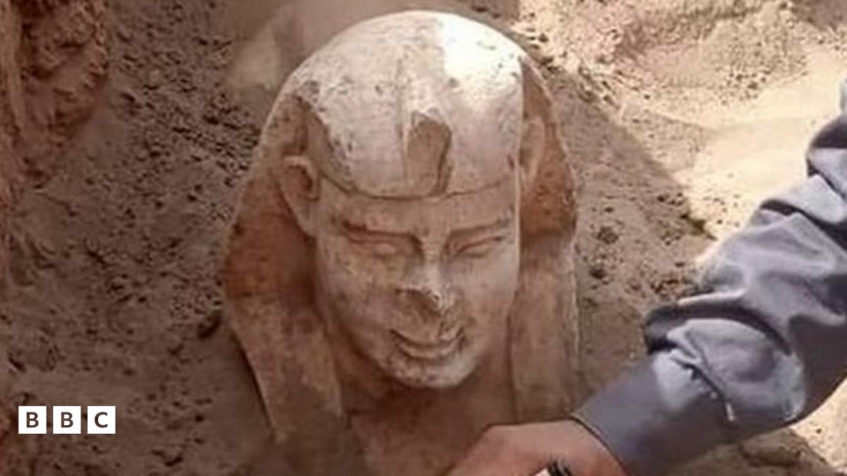Ancient Egypt: Smiling mini-sphinx statue discovered at ancient site ...