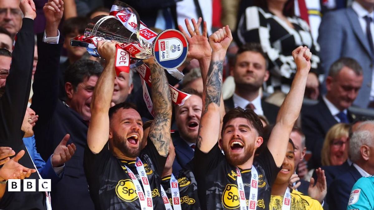 Check out Sunday's BIG football celebrations - BBC Newsround