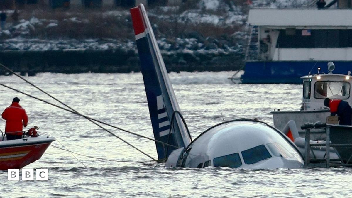 Sully: Miracle on the Hudson 10 years on - BBC Newsround