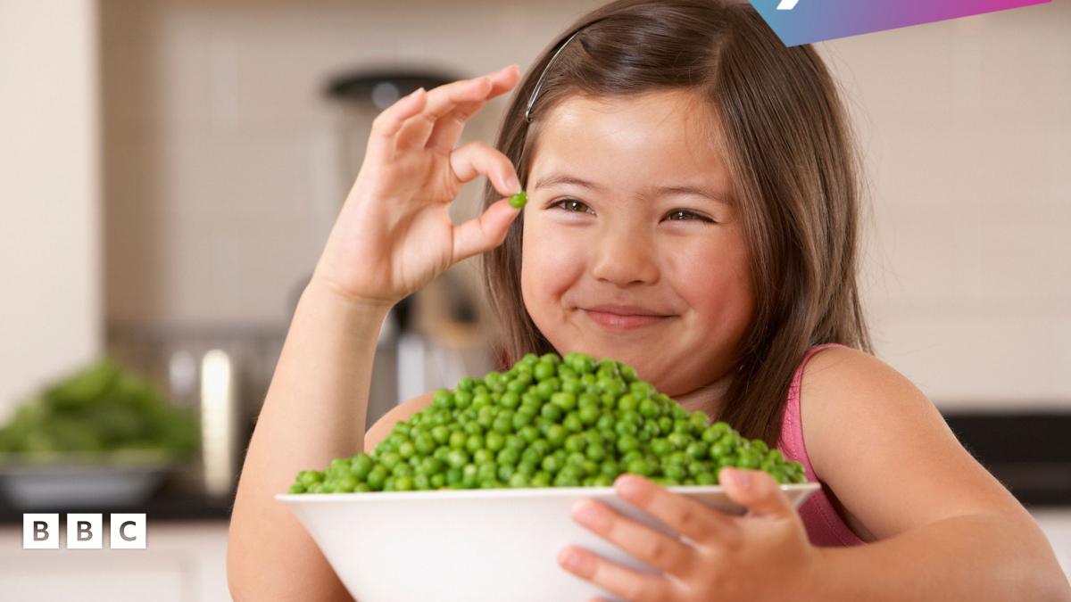 Birds Eye quality manager eats 32 plates of peas a day - BBC Newsround