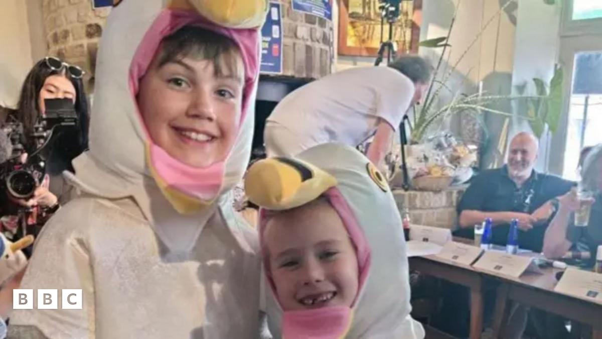 Seagull Boy wins EC Gull Screeching contest again! - BBC Newsround