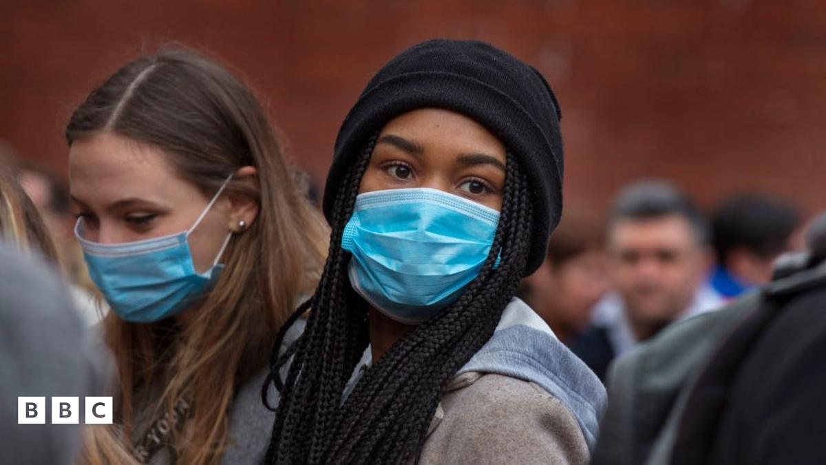 Face masks: Rules on wearing face coverings in the UK - BBC Newsround