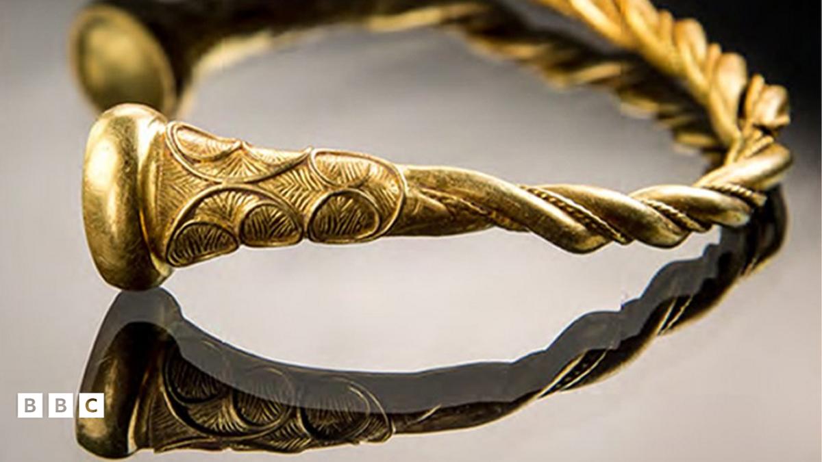 Pictures: Earliest Iron Age gold jewellery ever found discovered - BBC ...