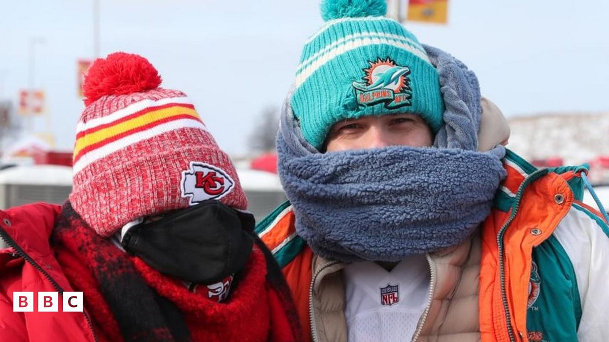 Chiefs and Dolphins play freezing NFL game in -20C on icy pitch - BBC ...