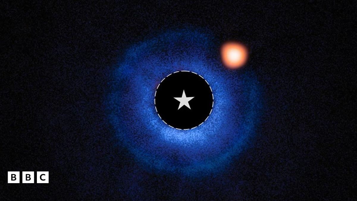 James Webb space telescope spots its first exoplanet TWA 7b - BBC Newsround