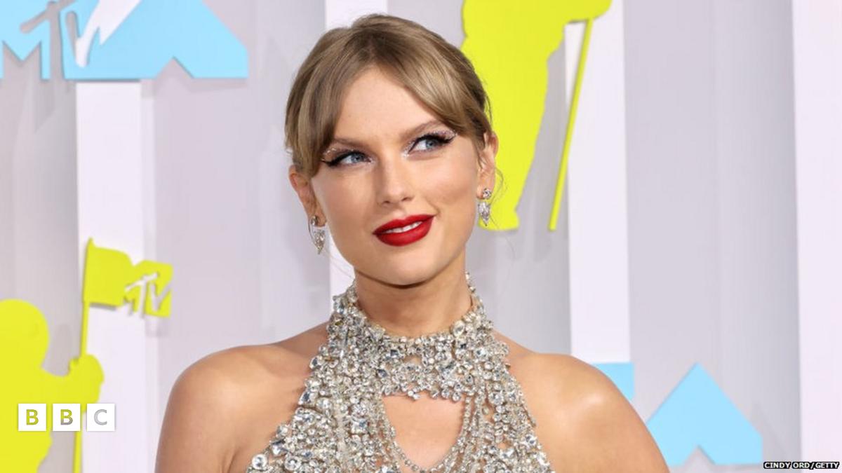 Taylor Swift: Artist becomes first person in history to have all her ...