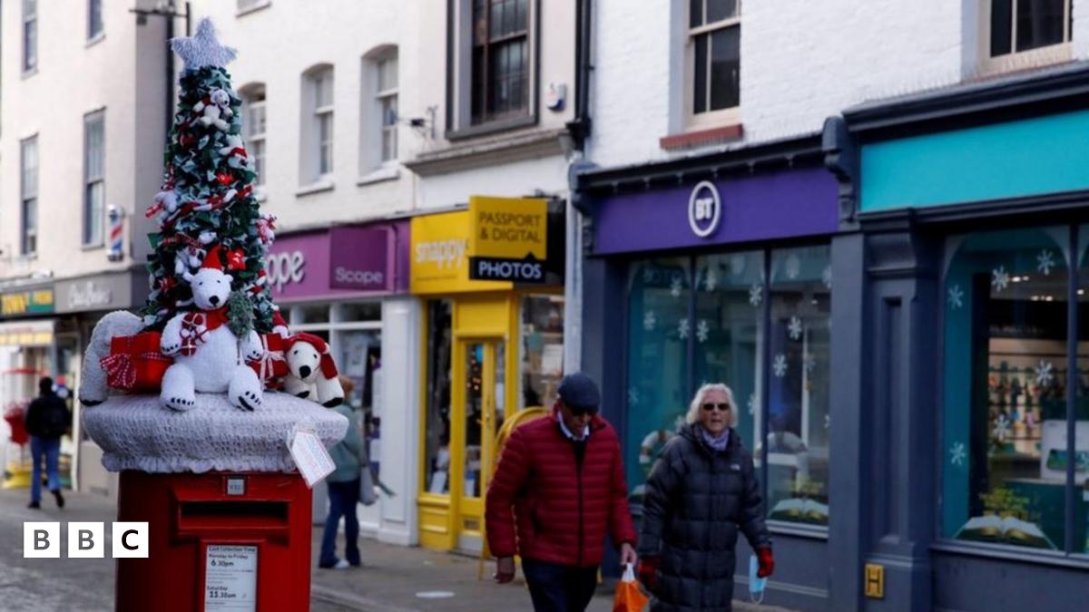 Post-box toppers: Have you seen festive ones where you live? - BBC ...