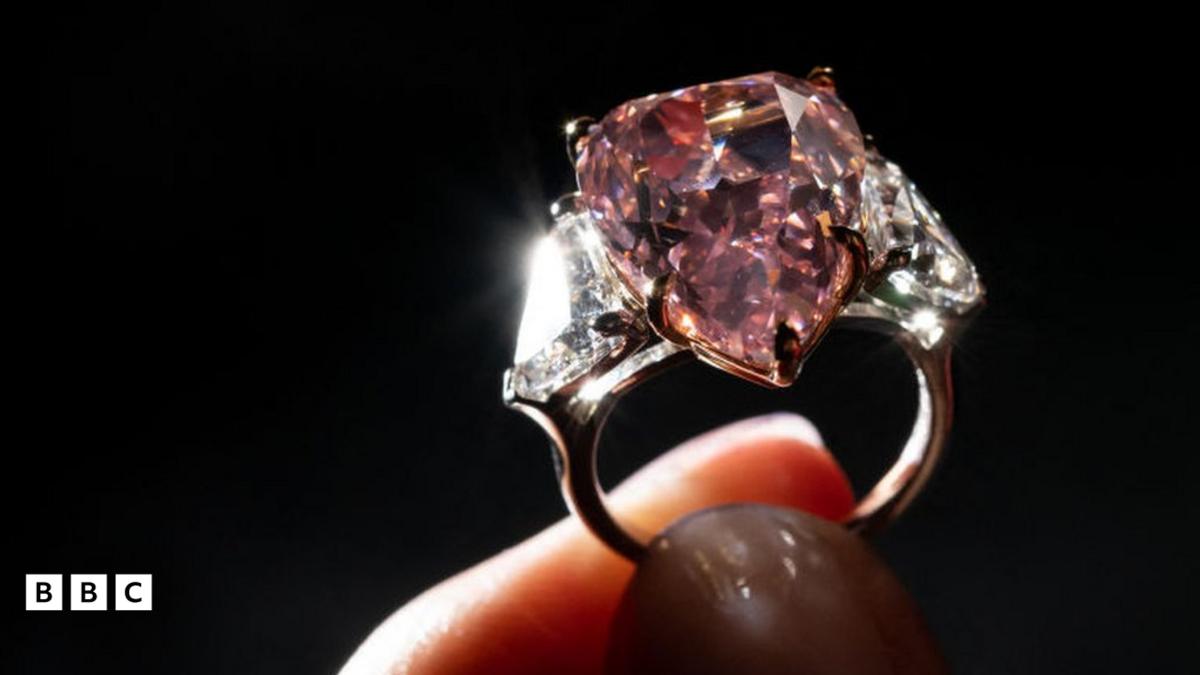 Fortune Pink diamond: Rare stone 'true miracle of nature' - BBC Newsround