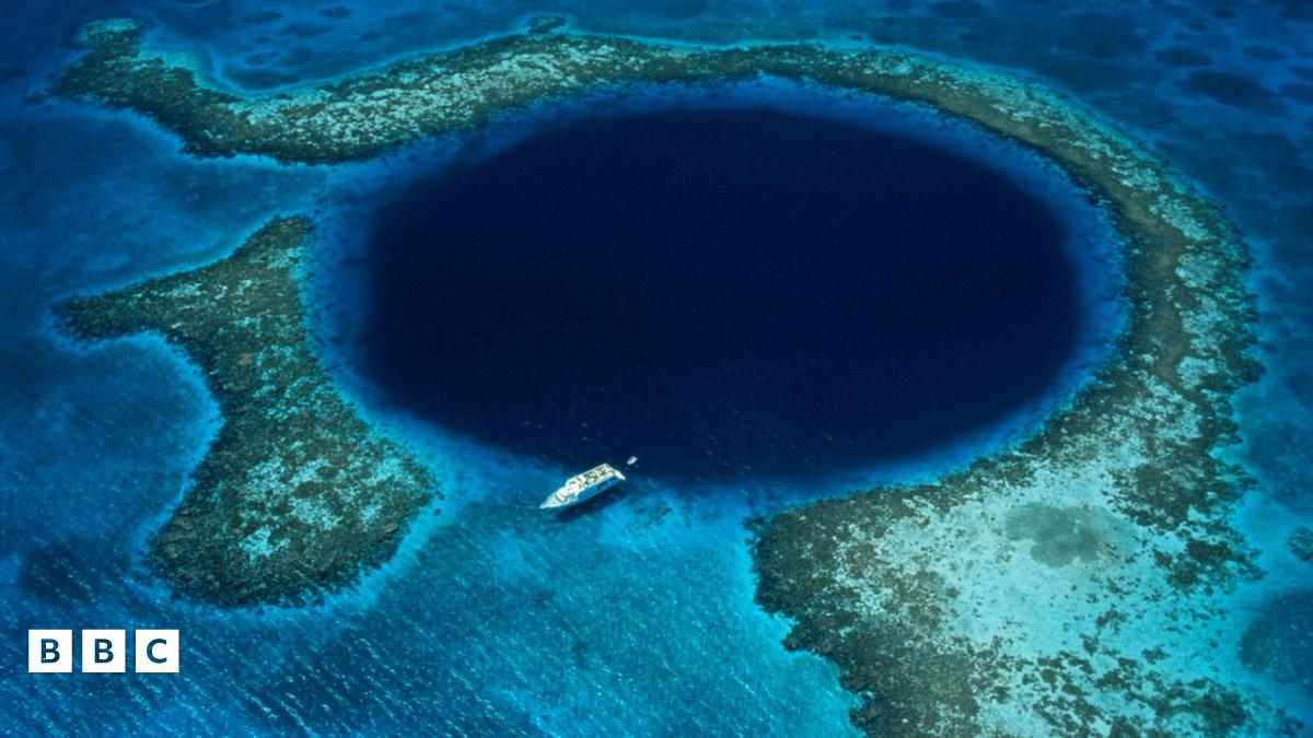Taam Ja' Blue Hole: Experts can't find bottom of deepest ocean hole ...