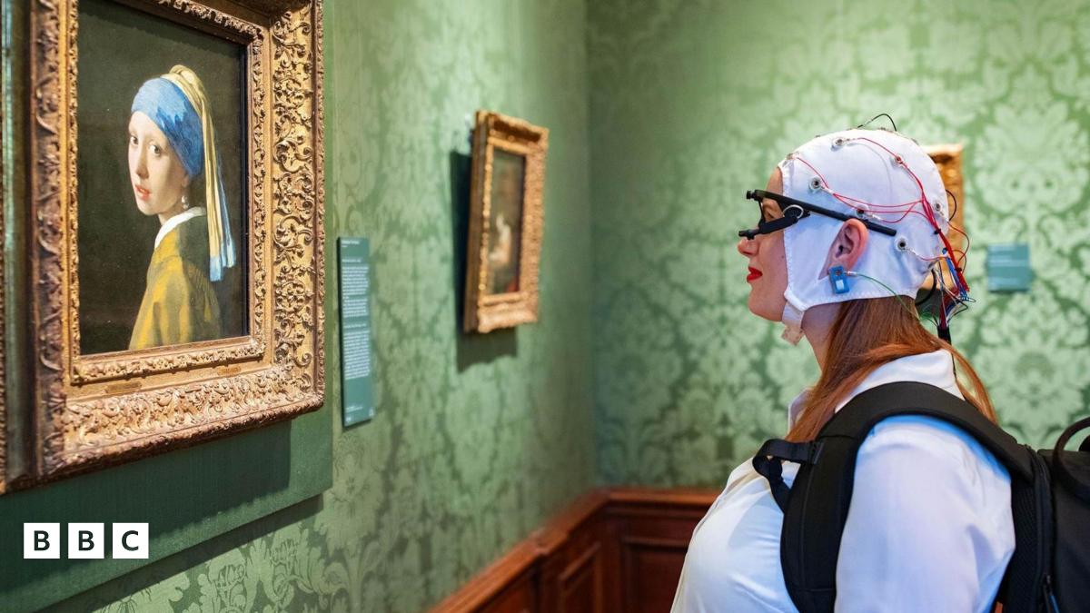 Why seeing art in real life is much more emotional that a photo - BBC ...