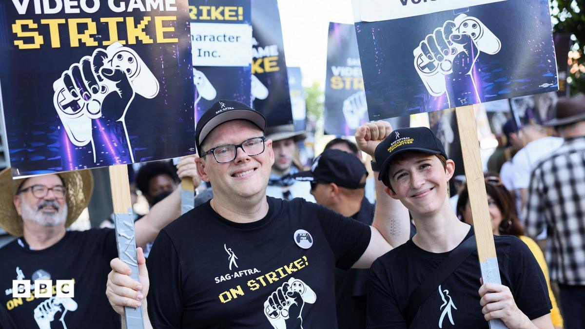 Video game actors strike: Performers protest outside Disney - BBC Newsround