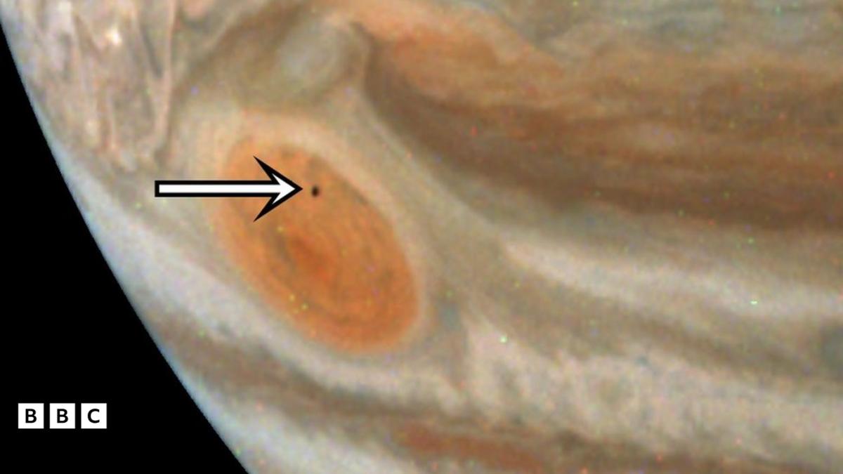 Nasa's Juno spacecraft shares pictures of Jupiter's tiny moon Amalthea ...