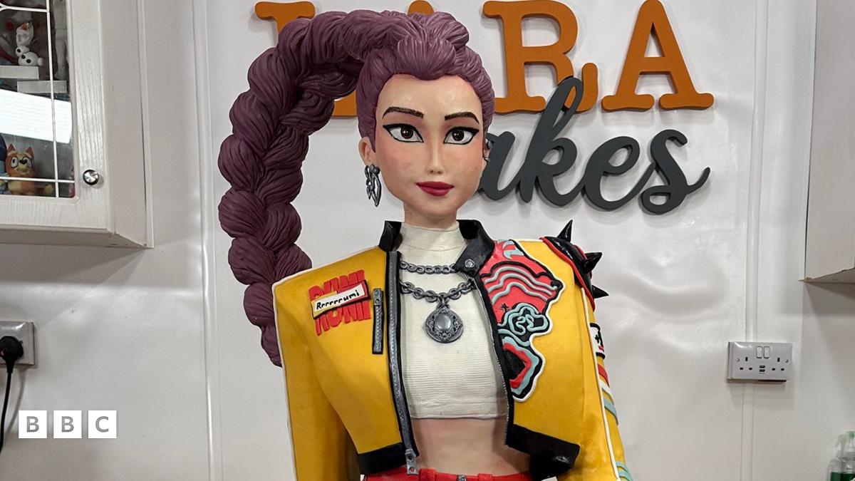 KPop Demon Hunters: Life-size Rumi cake created - BBC Newsround