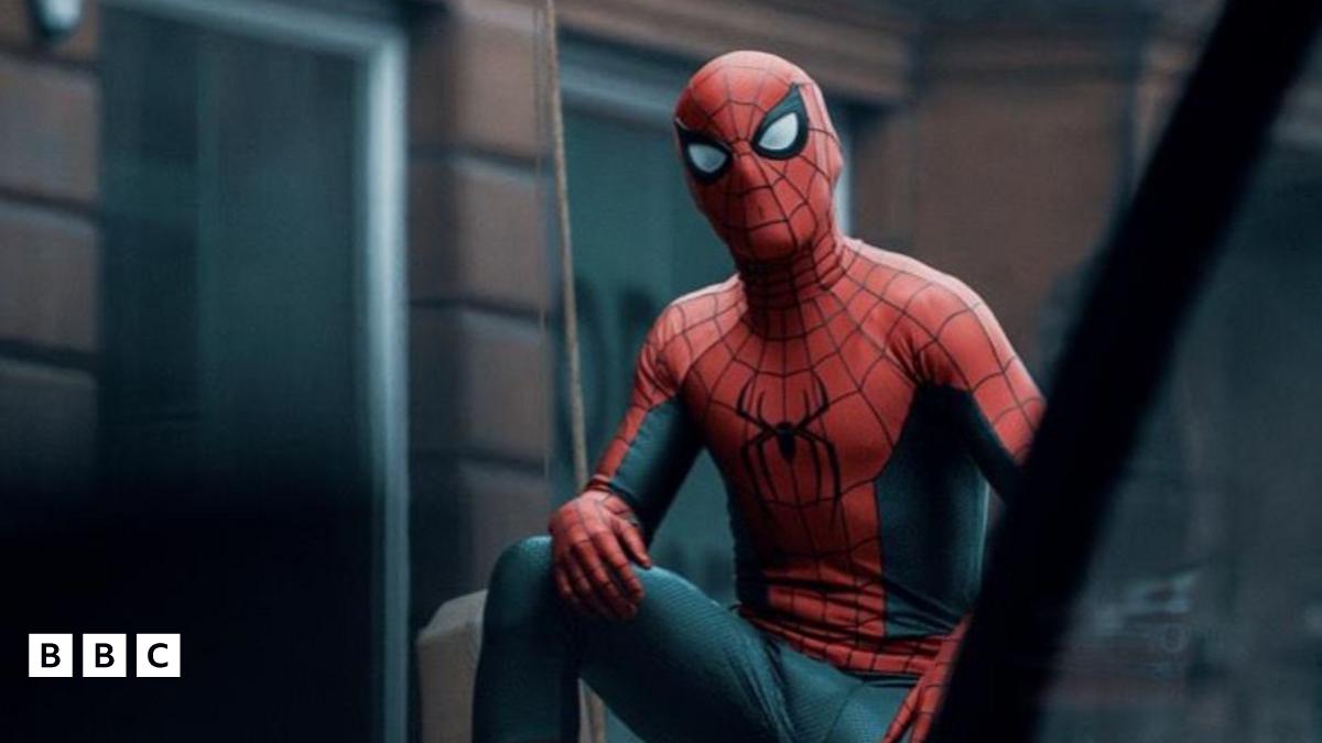 In photos: New Spider-Man movie filming in Glasgow - BBC Newsround