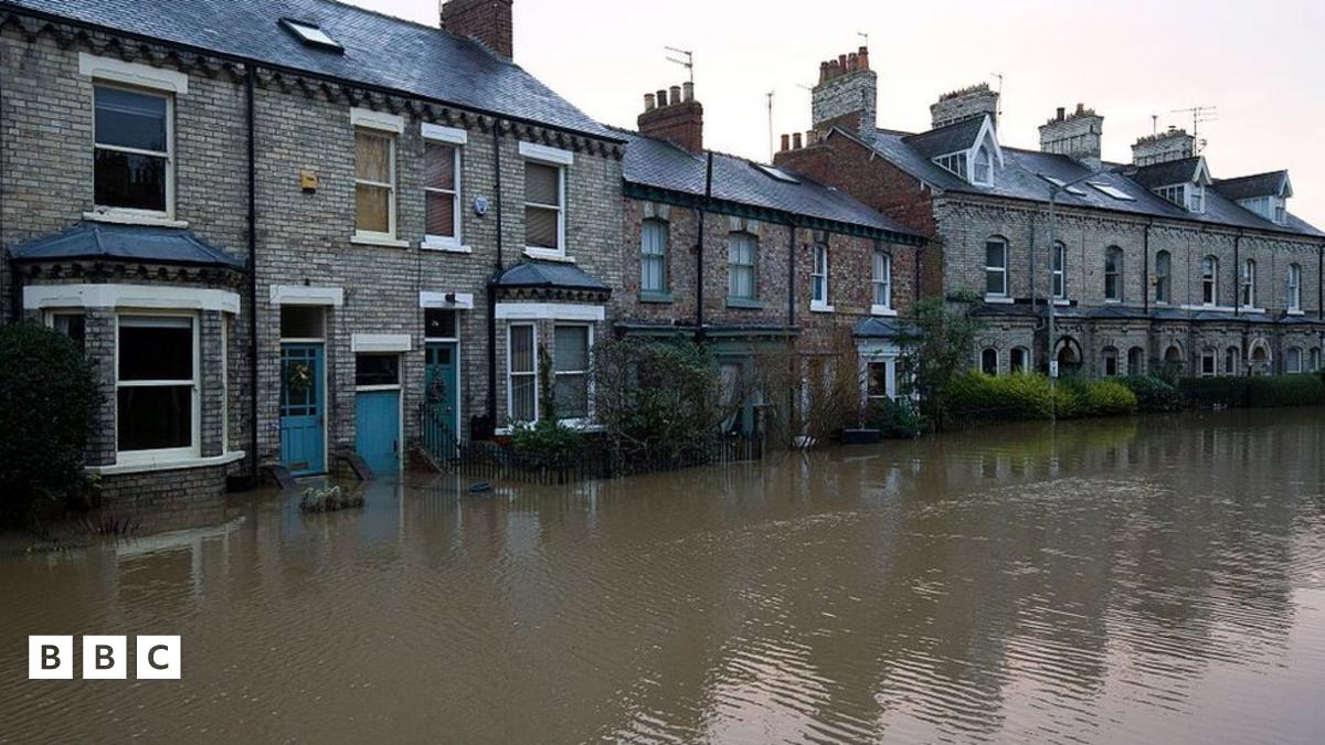 Flooding: What is it and what are the different types? - BBC Newsround