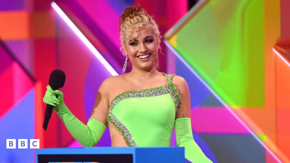 Mabel taking a break from social media over online bullying - BBC Newsround