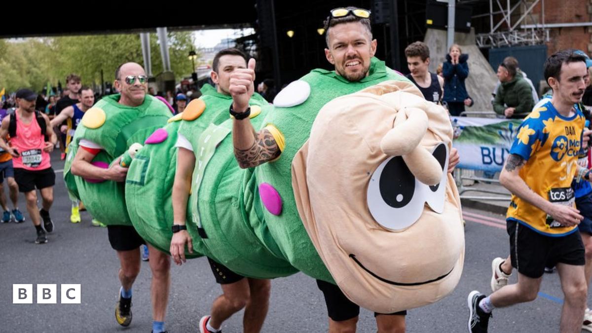 London Marathon 2024: Cool costumes and celebrity runners - BBC Newsround