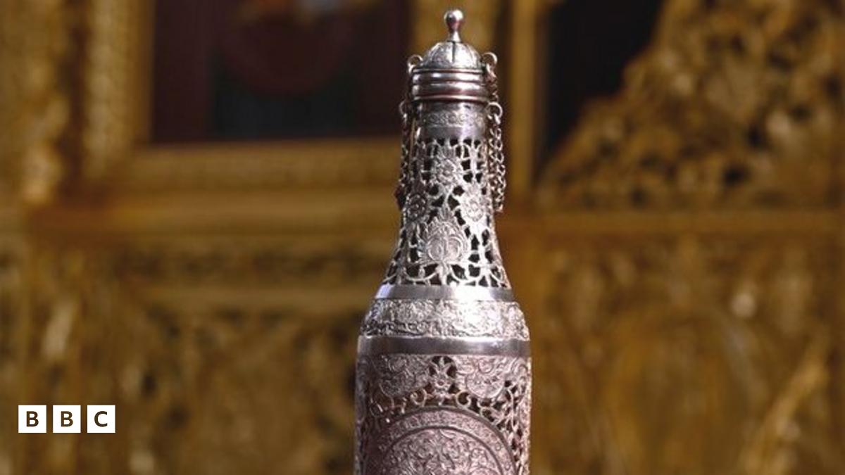 King's Coronation: Anointing oil to be animal-free - BBC Newsround