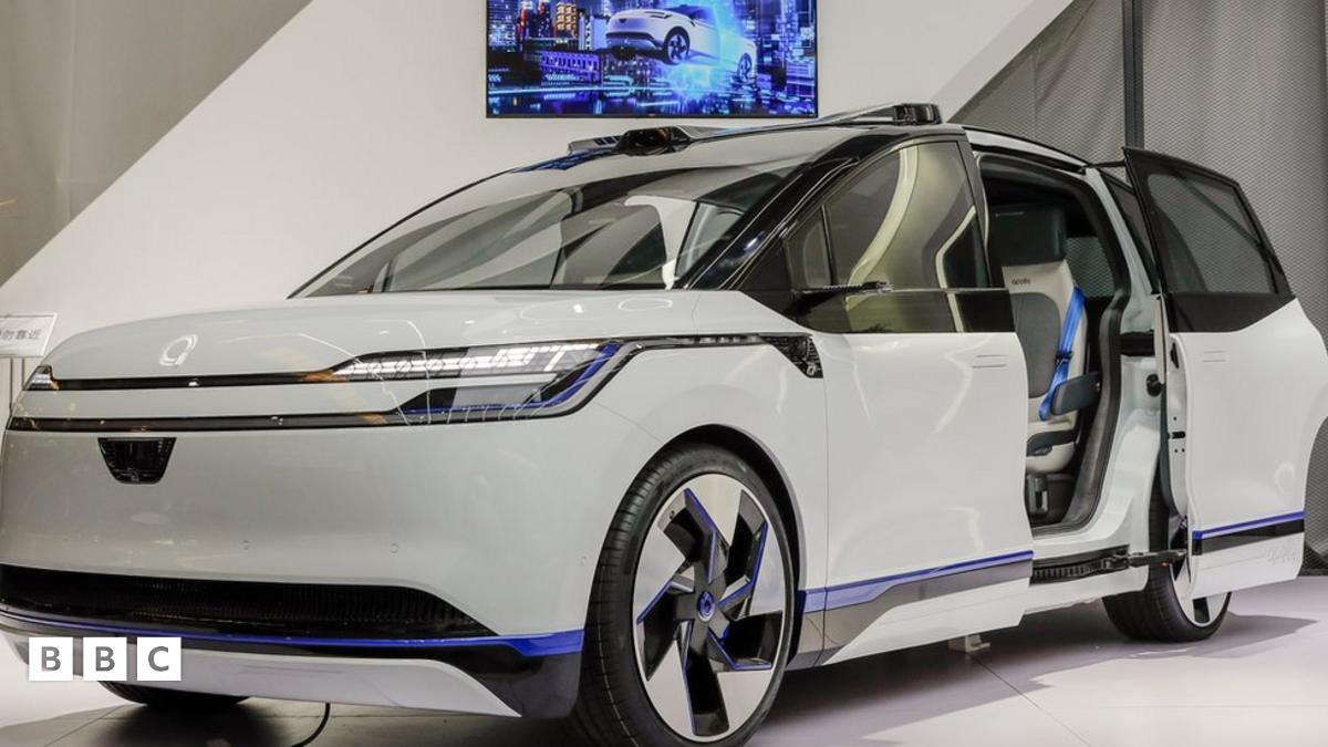 Driverless cars: Self-driving cars on UK roads by 2025, says report ...