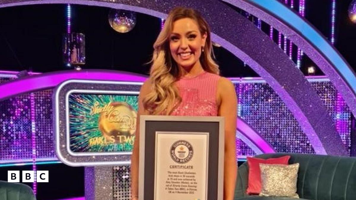 Strictly Come Dancing: Amy breaks world record - BBC Newsround