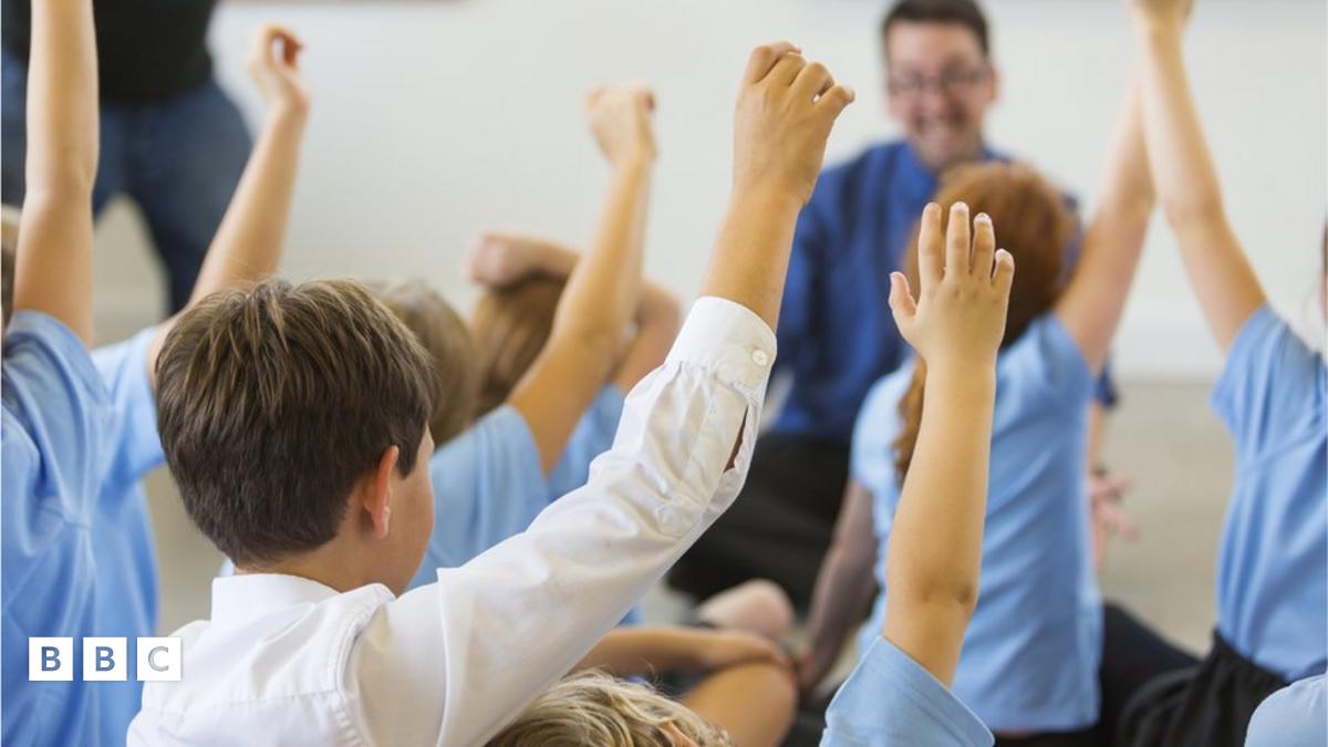 Teachers say bigger class sizes 'damage learning' - BBC Newsround