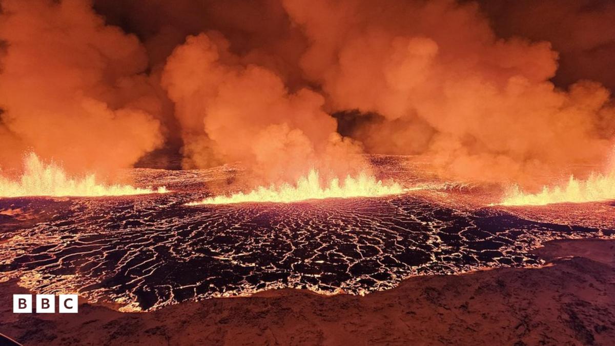 Iceland volcano erupts on Reykjanes peninsula - BBC Newsround