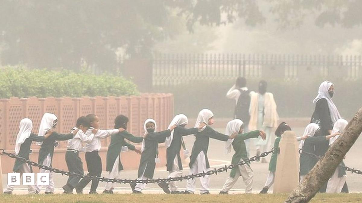 Air pollution: Schools in Delhi shut as air quality levels reach ...