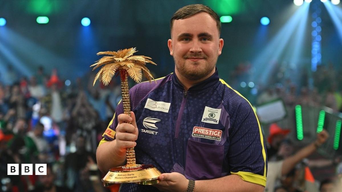 Luke Littler: Teen wins first senior darts competition - BBC Newsround