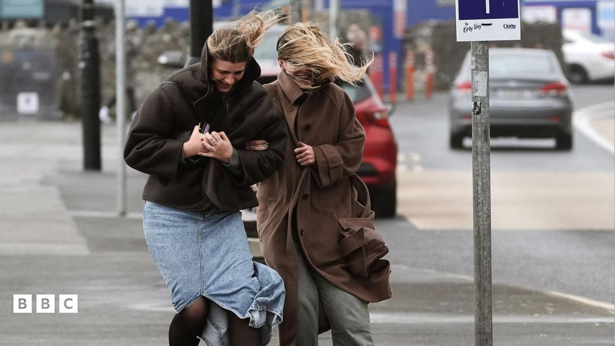 Storm Ashley: Strong winds and flooding hit UK - BBC Newsround