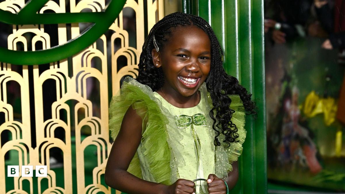 Meet the 10-year old who played Wicked's young Elphaba - BBC Newsround