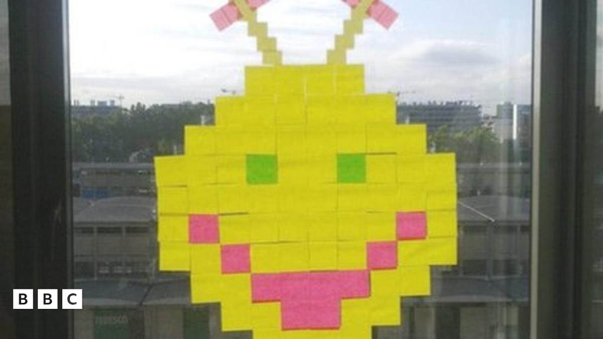 Sticky note artwork at the office - BBC Newsround