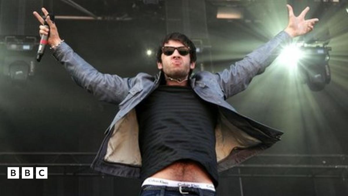 Example quiz - how much do you know about the rapper? - BBC Newsround