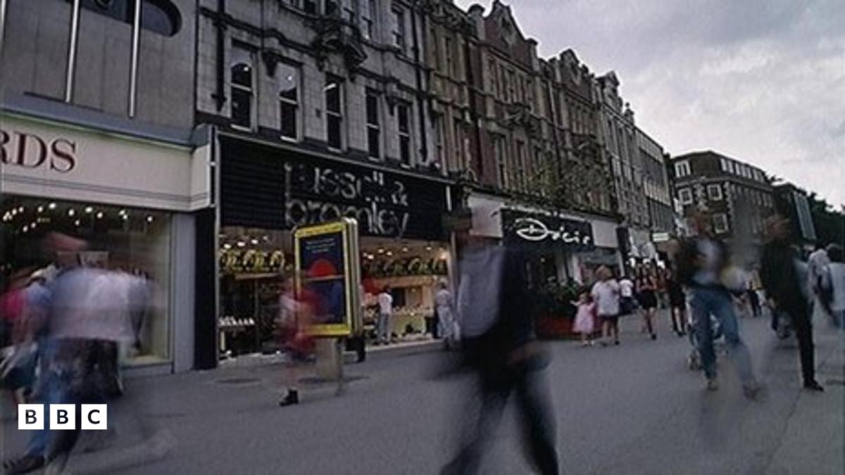 Queen of Shops wants to save the British High Street - BBC Newsround
