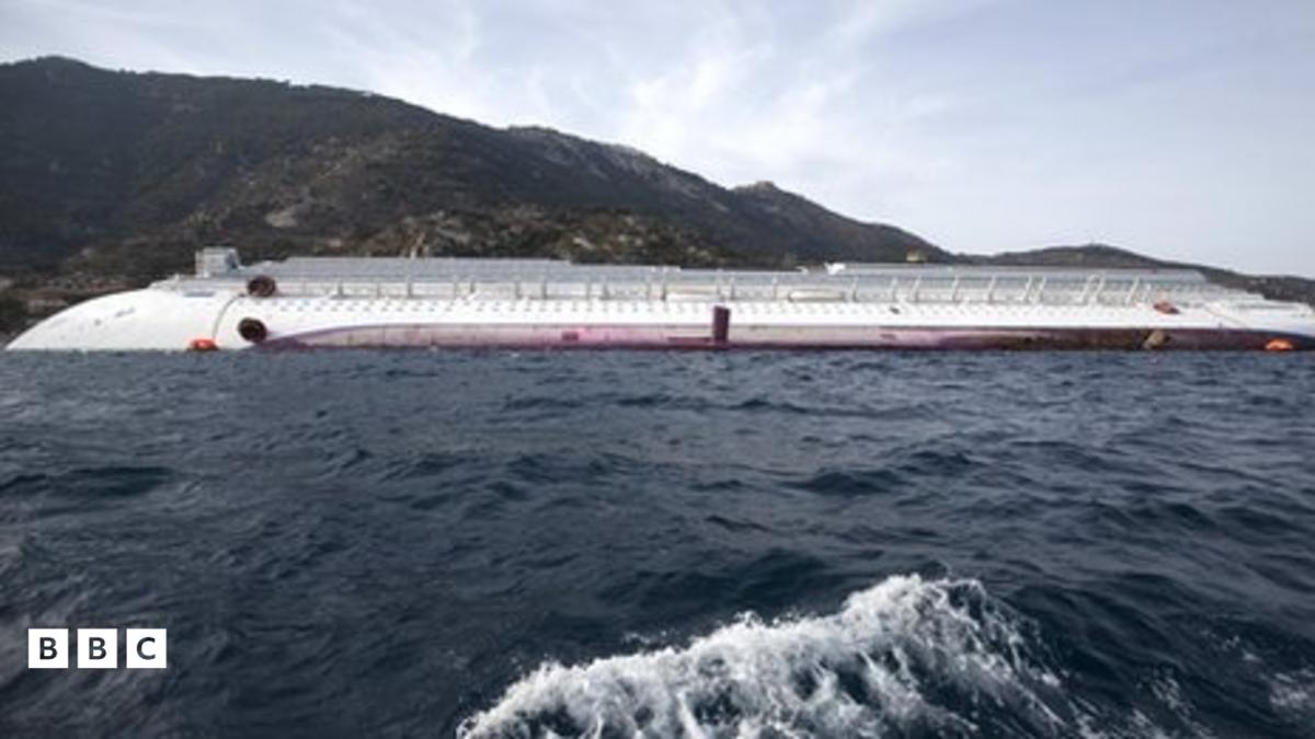 Capsized cruise ship crew told passengers not to worry - BBC Newsround