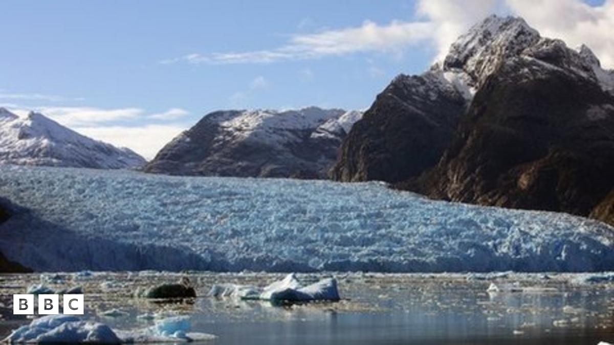 Man in Chile arrested over glacier ice theft - BBC Newsround