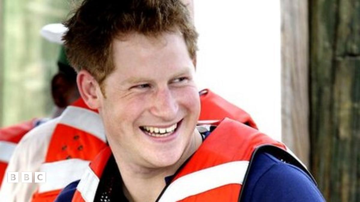 Prince Harry's boat breaks during Queen's Jubilee tour - BBC Newsround