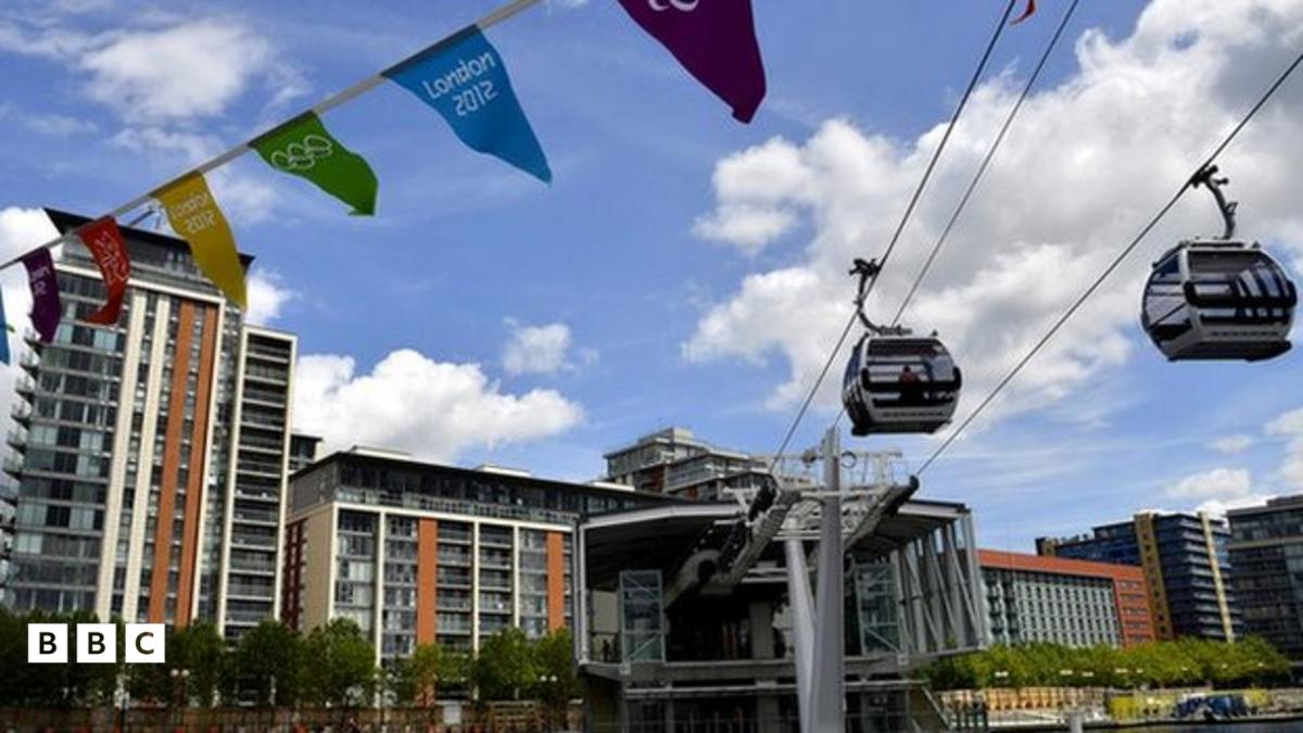 New cable car over River Thames opens to passengers - BBC Newsround