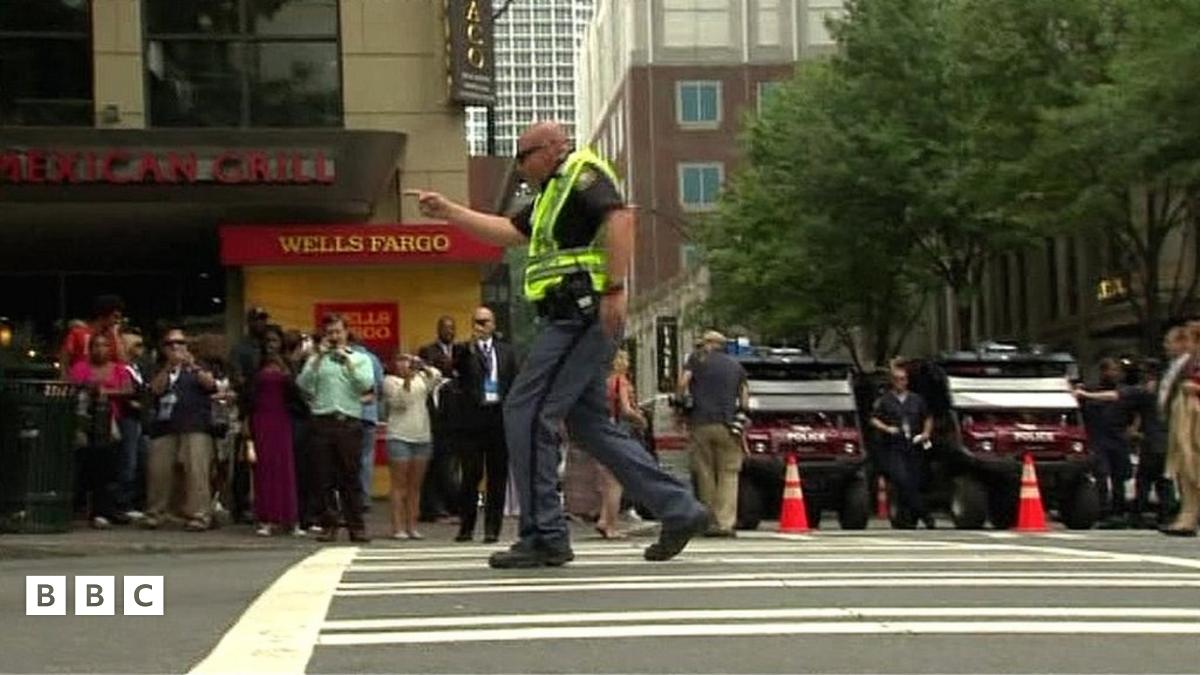 Moonwalking traffic cop entertains with 'street dance' - BBC Newsround