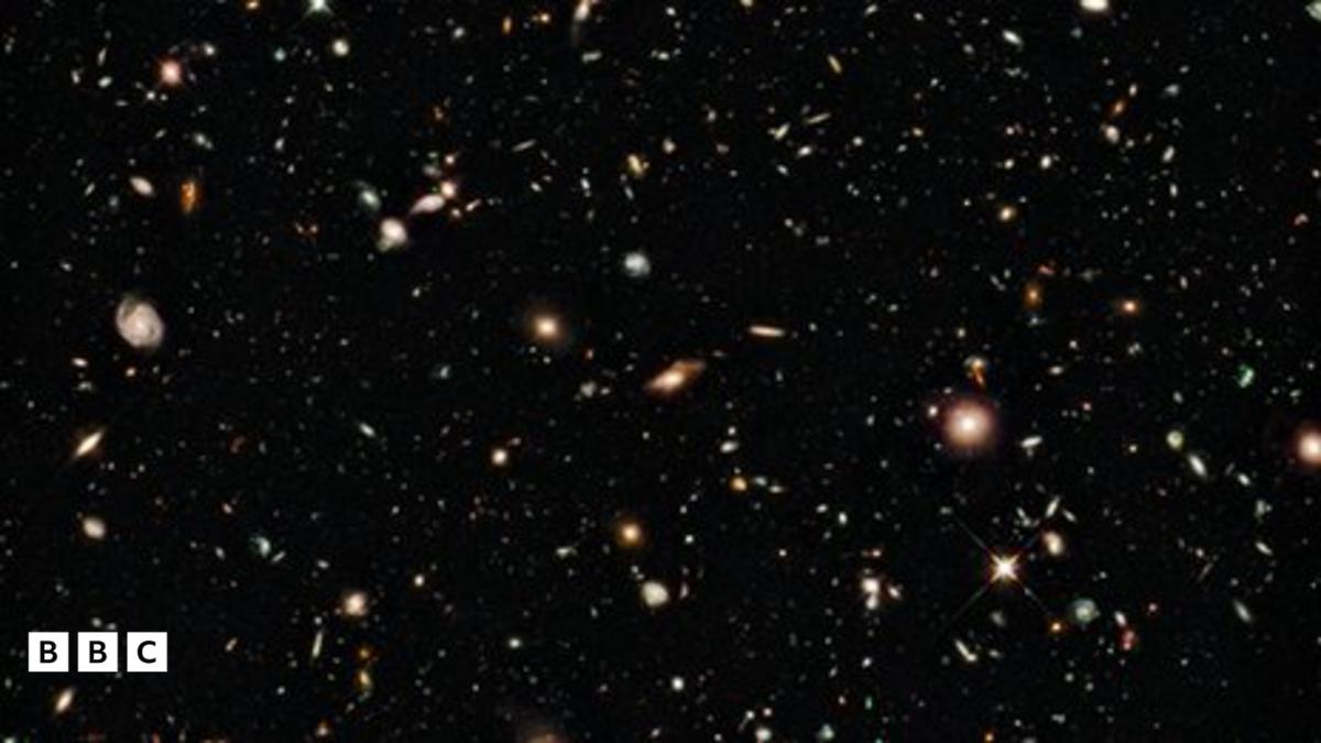 Hubble captures extraordinary view of Universe - BBC Newsround