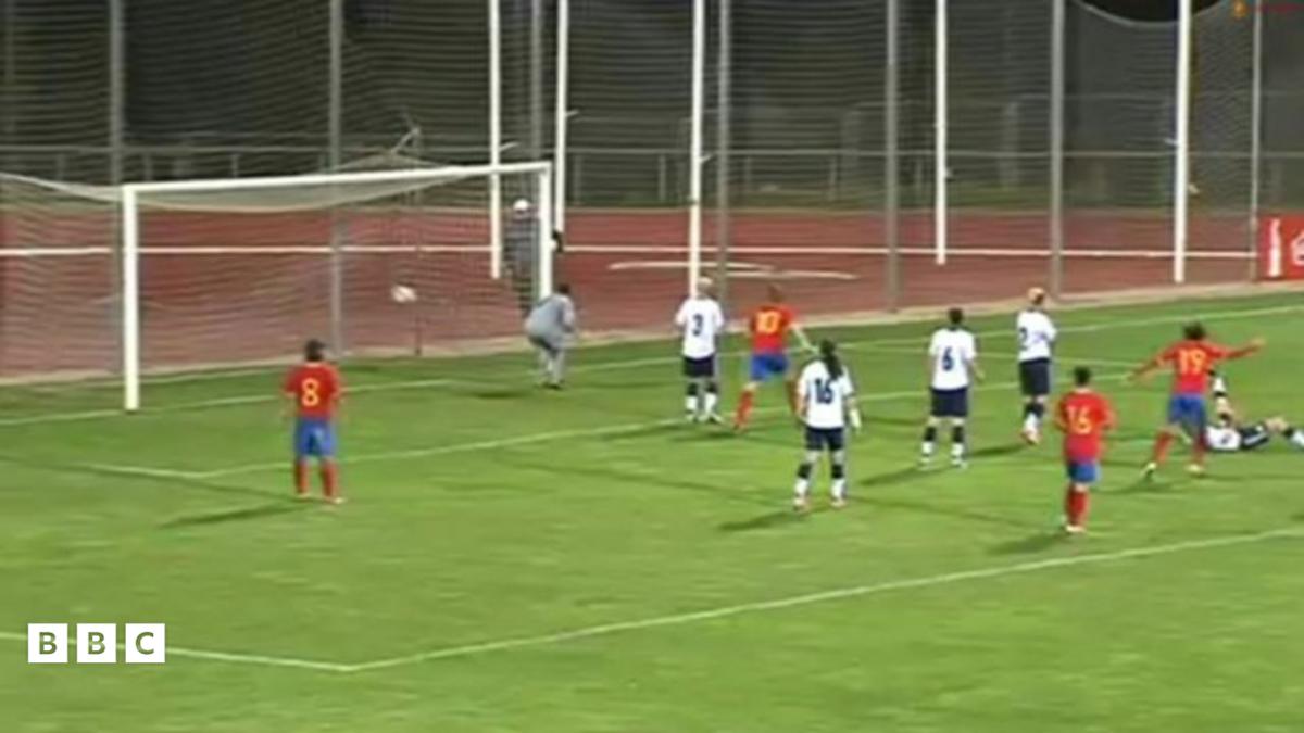 Is this the most excited commentator ever? - BBC Newsround