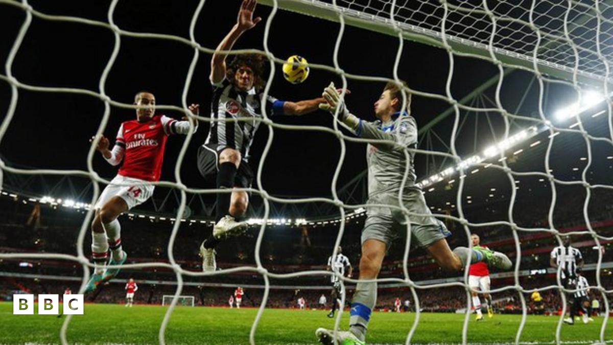 Goals galore in superb Saturday for Premier League - BBC Newsround